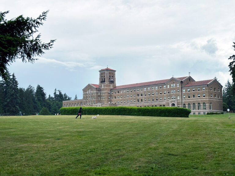 A Family Getaway at the Lodge at St. Edward Park - Visit Seattle